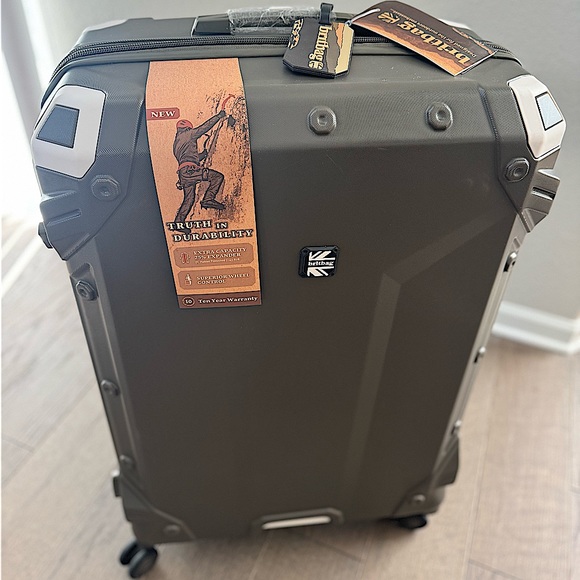 BritBag | Accessories | Britbag Luggage 32 Himalayas Full Size Hardside ...